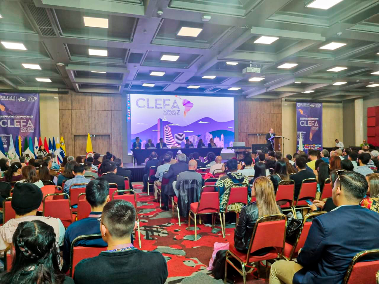 Arquitectos de 22 países de América visitan Bogotá en el marco de la CLEFA 2023 - Universidad La ...